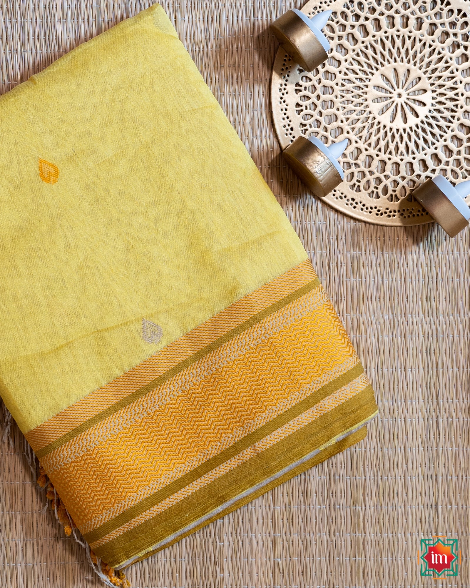 Handwoven Maheshwari Silk Cotton Saree Inner Light – THE INDIAN MOTIF